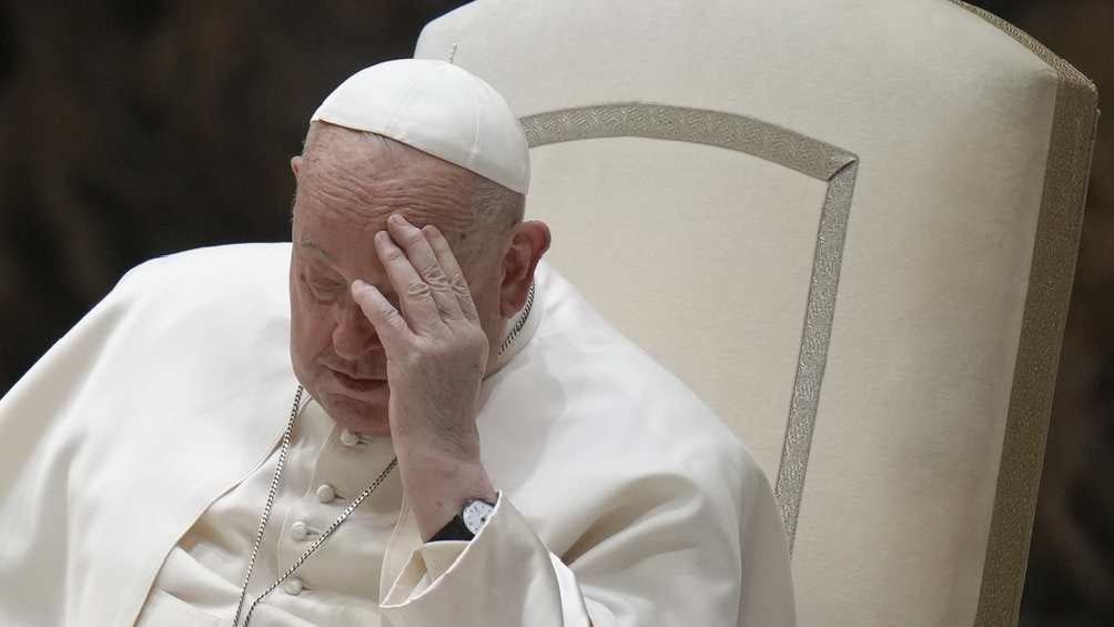 Papa Francisco: Vaticano reporta que sufre un "cuadro clínico complejo"